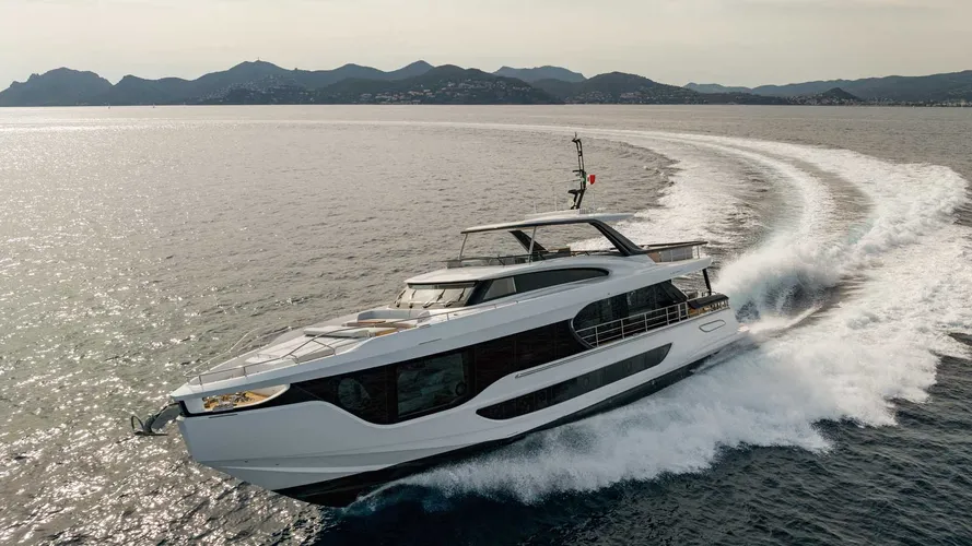 Grande 26M yacht (Azimut, 26.09m, 2026)